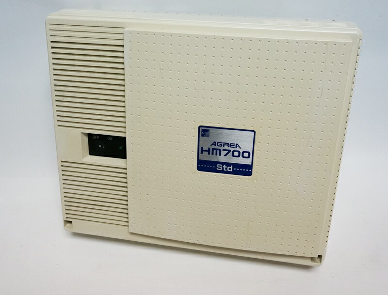 型　　番 HM700Std　ME 品　　名 HM700スタンダード　主装置 機　　能 ・初期実装は専用電話機を8台、（実装番号01〜08）単独電話機2台までと外部保留音源装置（またはBGM音源装置）が実装できる。 備　　考 ・設置は専門工事...