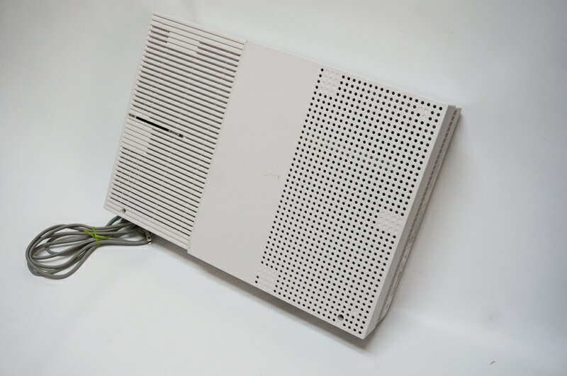 NTTのN1主装置です。電話機は最大で30台を接続可能です。外線は最大で12chを接続可能です。 ◆外線仕様　 初期　0 最大　12 ◆内線仕様　 初期　0 最大　30 ◆ユニット仕様　 初期　最大　8枚 フリースロット8　指定スロット0 ...