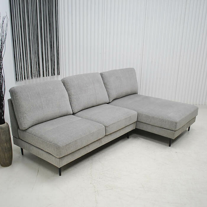 商品情報サイズ3P横幅138cm×奥行82cm×高さ83cm　座面高さ42cmカウチ横幅86×奥行135cm脚の高さ15cm　多少の誤差はご了承くださいませ材質ファブリックSバネ・ウレタンフォーム・ウェービングベルト一部変更がある場合が御座...