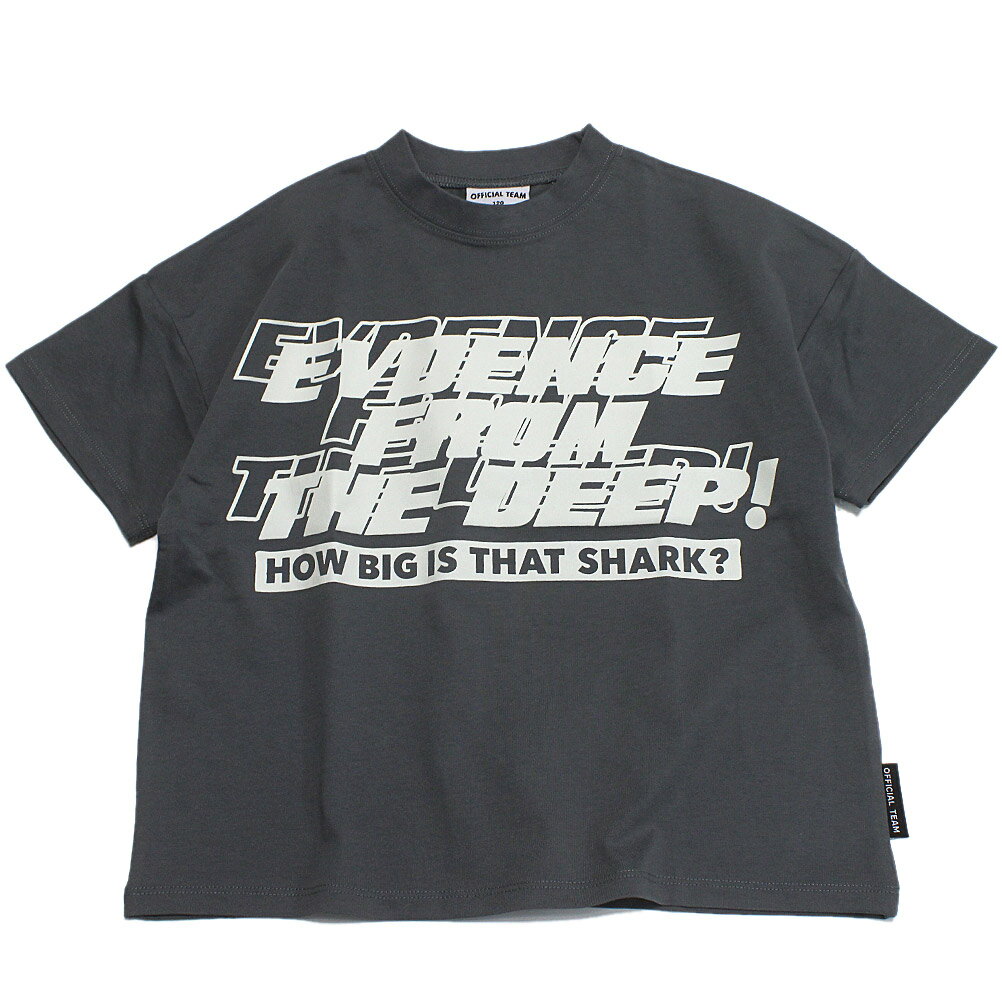 “オフィシャルチーム”のクールタッチ サメロゴTシャツ・暑い夏も快適な接触冷感素材・フロントはインパクトのあるプリントをON・サメをプリントしたバックデザイン・身幅にゆとりを持たせたワイドシルエット・どんなコーデにも馴染むアイテム本体　綿7...