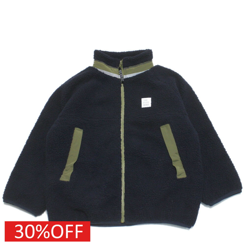 “ザ・パークショップ”のSTREERBOY ブルゾン・ゆとりあるシルエットでラクな着用感・表面は首元までボアを使用し冷たい風をシャットアウト・ポッケはファスナー付き・首回りと背面にはリフレクターテープをON表地　ポリエステル100%裏地　ポ...