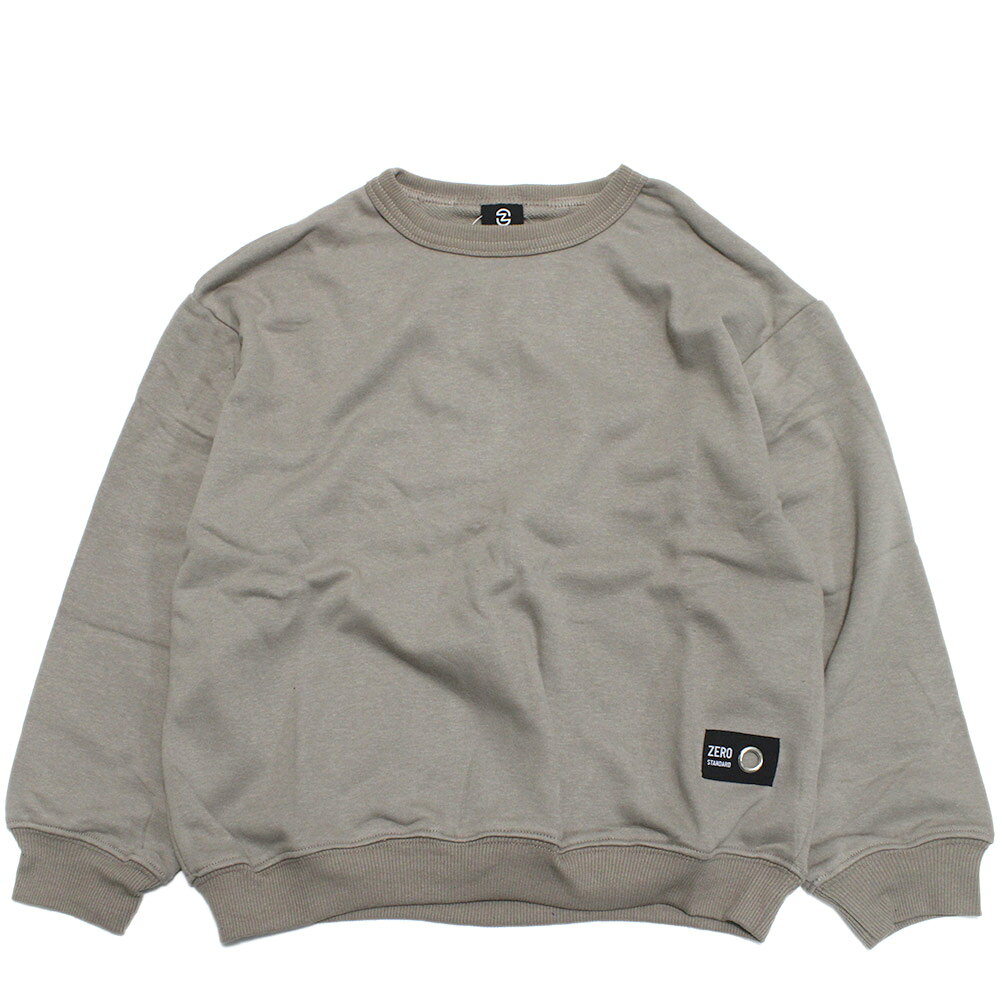 ゼロスタンダード”のベーシック トレーナー・1着あると重宝する無地トレーナー・着回しやすいベーシックなカラー展開・抜け感のあるルーズなシルエットが◎・ハトメがついた裾のエチケットがワンポイント本体　ポリエステル65％　綿35％　リブ部分　ポ...