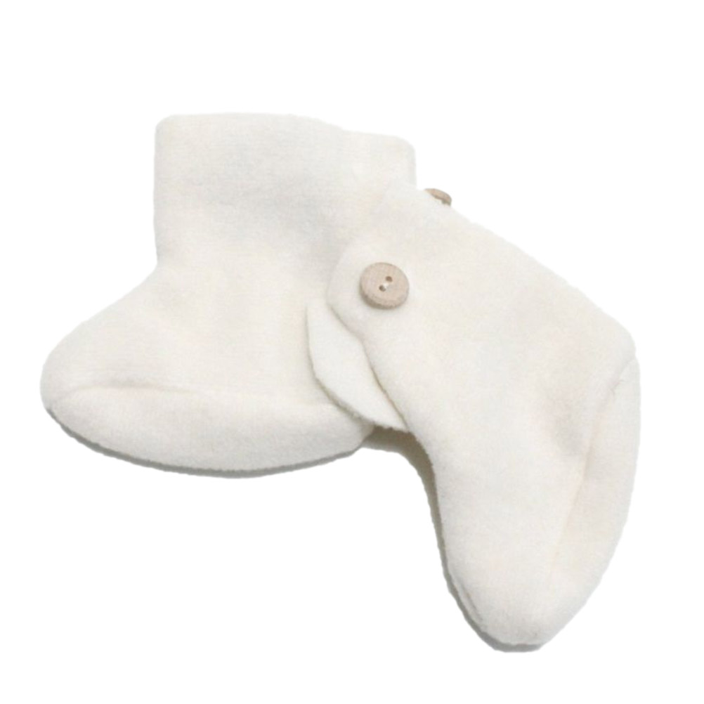 “ワンモア イン ザ ファミリー”のNOEMIE(ソックス)・保温性に優れた起毛素材のソックス・ふんわりとソフトな肌触りでストレスフリー・ボタンで2段階調節が可能・ボタンは木製で温かみのある雰囲気・ナチュラルなカラーリングでギフトにもおすす...