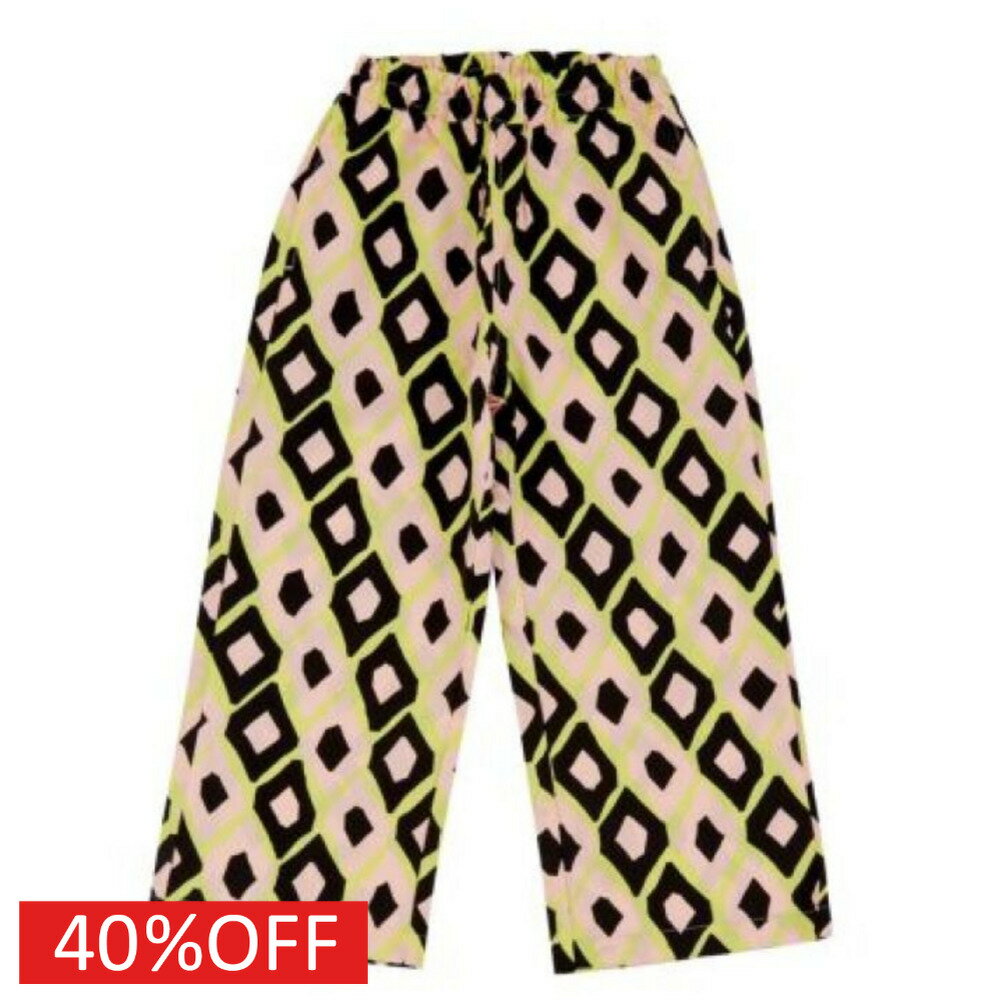 “オーシャン＆グラウンド”の アイランドリラックスパンツ ・ゆったりシルエットのフル丈ラックスパンツ・カラフルな総柄デザインが主役に・同柄のシャツとセットアップもおすすめモデル身長（GIRL)：105cm/着用サイズ：110cm※商品画像は...