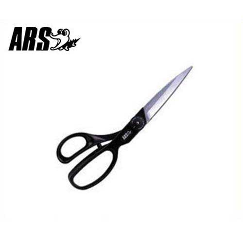 アルス アルスーパーA 526-A (刃長105mm) 替刃式の裁ち鋏です ■仕様 型式 526-A 全長 260mm 重量 240g 刃長 105mm 材質：刃 高炭素刃物鋼 ハンドル アルミダイカストグリップ