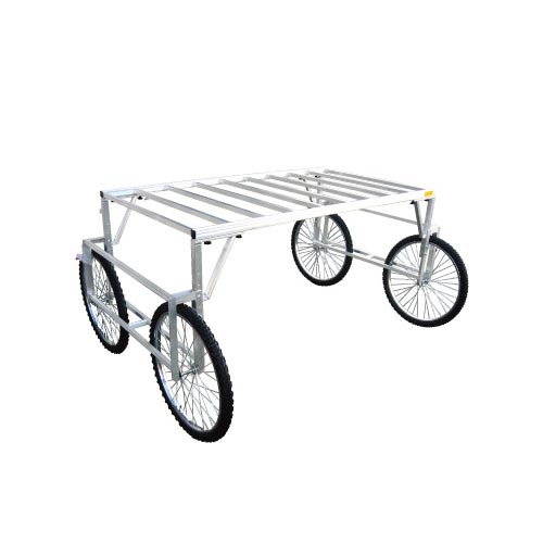 大型野菜ワーカー26型ブレーキ付き〈アルミス(株)〉 ■特　長 1）レタス、キャベツ等あらゆる野菜収穫時の運搬作業の負担を軽減します。最大30Kg野菜コンテナ6個を積載して作業する事が出来る大型作業荷台が付いています。 2）作業タイヤは26...
