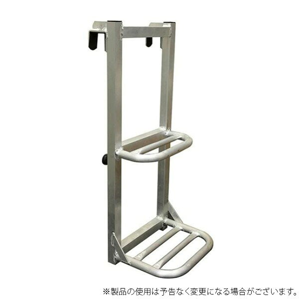 トラックの荷台への乗り降りに便利なステップです。 荷台へのステップ。 機能 オールアルミ製で軽くて錆びにくいです。 あおりか溝に引っ掛けるだけの簡単設置です。 仕様 耐荷重：100kg サイズ：幅300×高さ740×奥行315mm 重量：2...