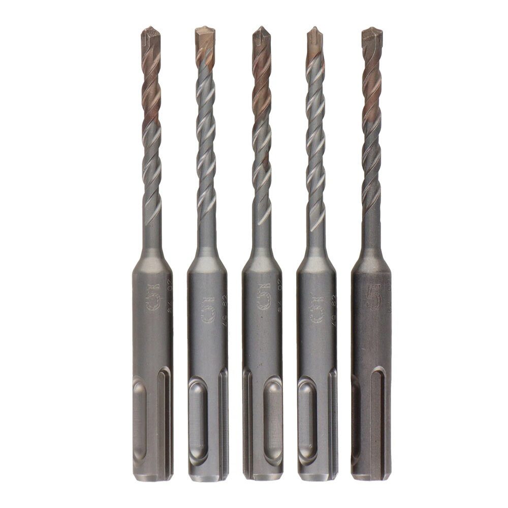 商品情報 品番：5PH-50 刃径：5.0mm 全長：110mm 有効長：50mm 特長 先端のポイントにより穿孔中の芯振れの発生が少なくなります。 独自のスパイラル計上により切粉の排出能力を向上。 用途 コンクリート ブロック モルタル ...