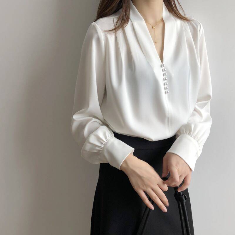 商品情報 Colorホワイト、グレー、レッド、グリーン、イエロー Size【M,L】(cm)M：着丈：59、バスト：102、肩幅：38、袖丈：59L：着丈：60、バスト：106、肩幅：40、袖丈：60 ・サイズ表記は生産元の情報を記載してお...
