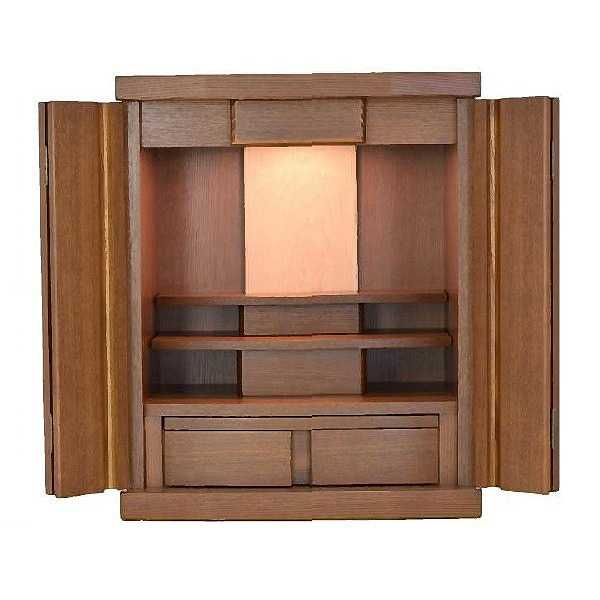 毎日身近な場所でご供養できる家具調小型仏壇です。 インテリアとしても優れたスタイリッシュなデザインは 置く場所を問いません。 マンション等で「仏間がない」と お困りの方でも自分のスタイルでご供養ができます。 画像と実際のお仏壇では、色合いが...