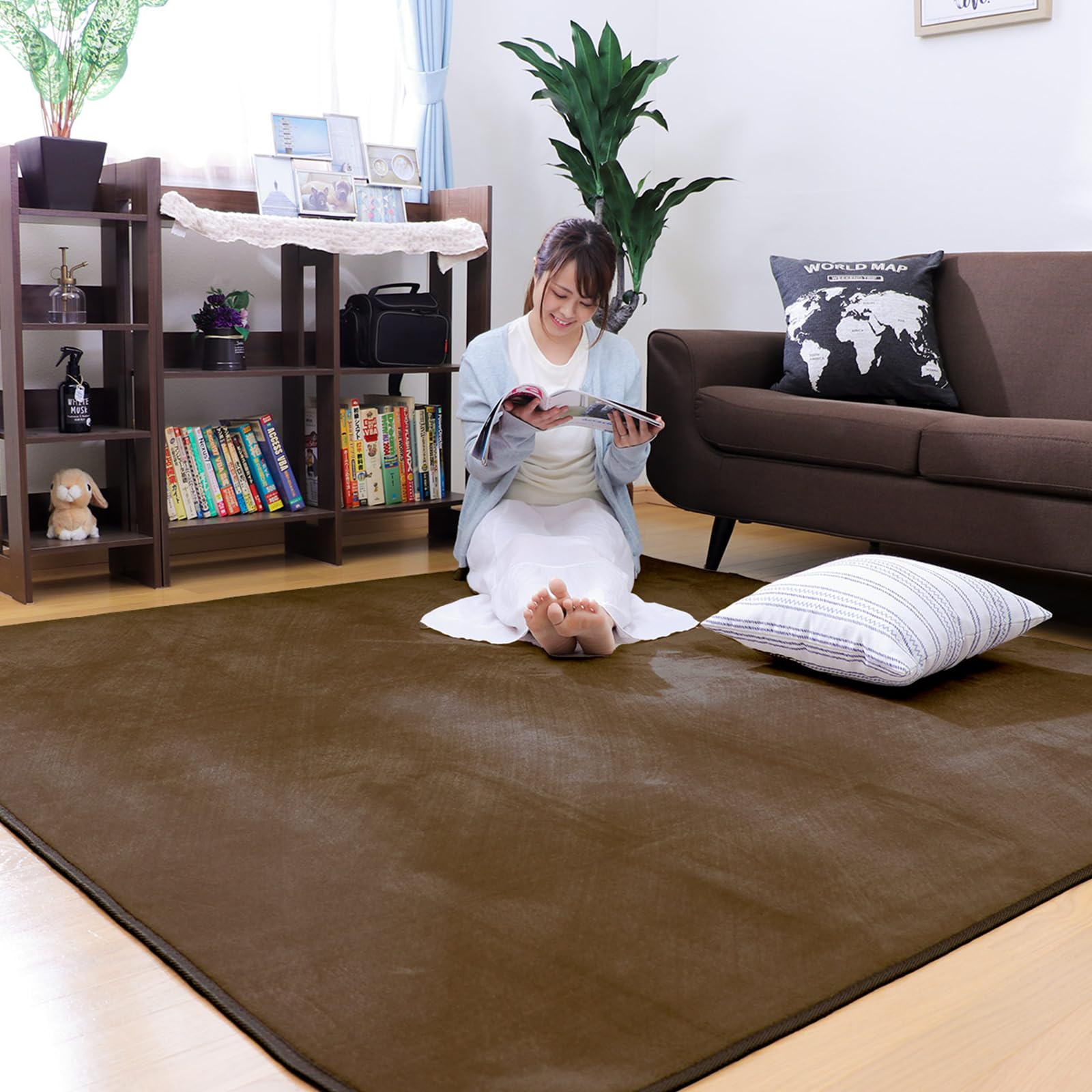 ・サイズ:100×140cm ・カラー:ブラウン(無地) ・表地素材:ポリエステル100% ・中材素材:ウレタンフォーム(厚さ約8mm) ・裏面素材:不織布(滑り止め加工) ・生地の種類:フランネル(マイクロファイバー) ・機能:ウォッシャ...