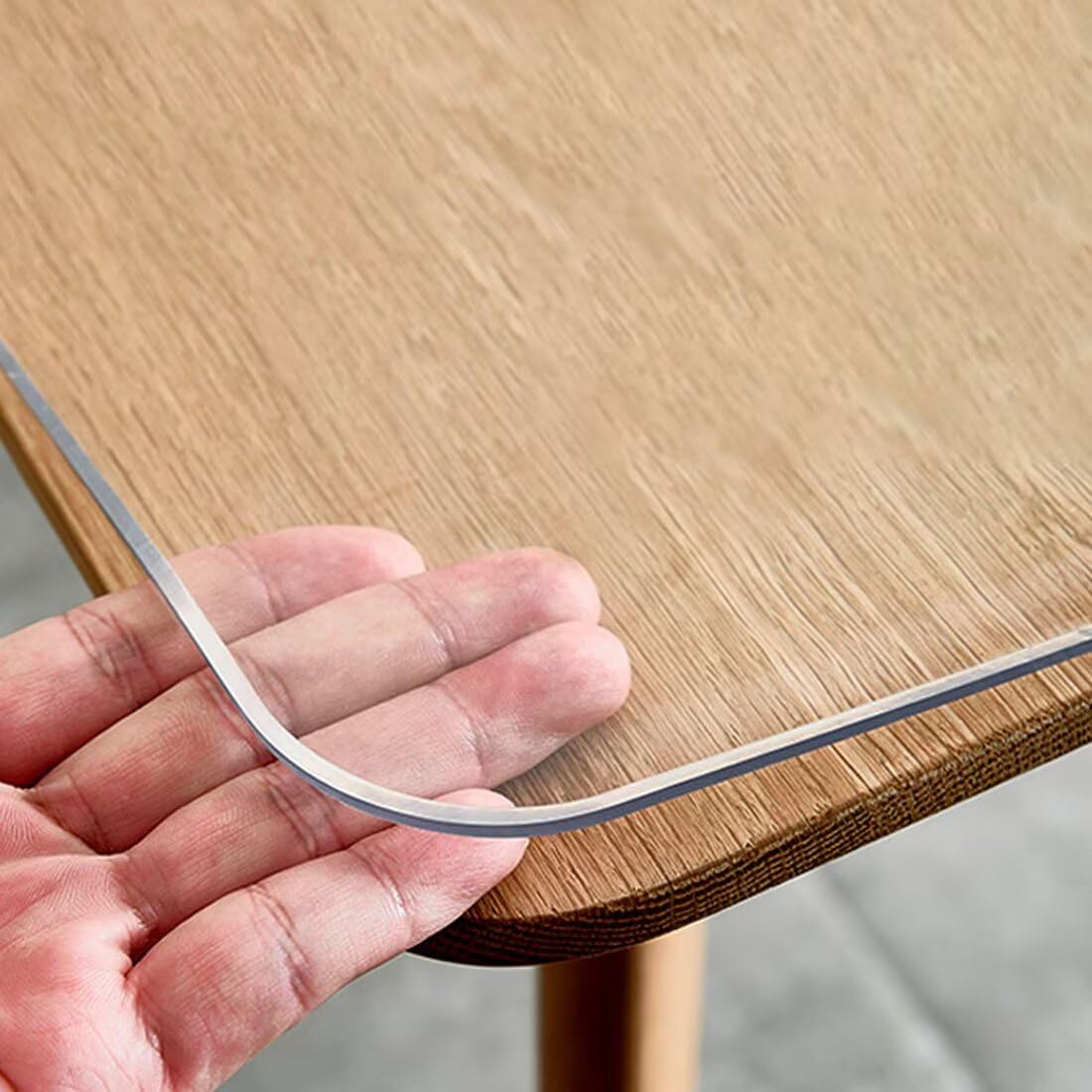 ・サイズ:140x160cm ・厚さ:1.5mm ・素材:PVC(塩化ビニール) ・耐熱温度:85℃ ・機能:撥水加工、防水、耐油性、耐熱性、耐久性、抗菌、防カビ、角丸加工