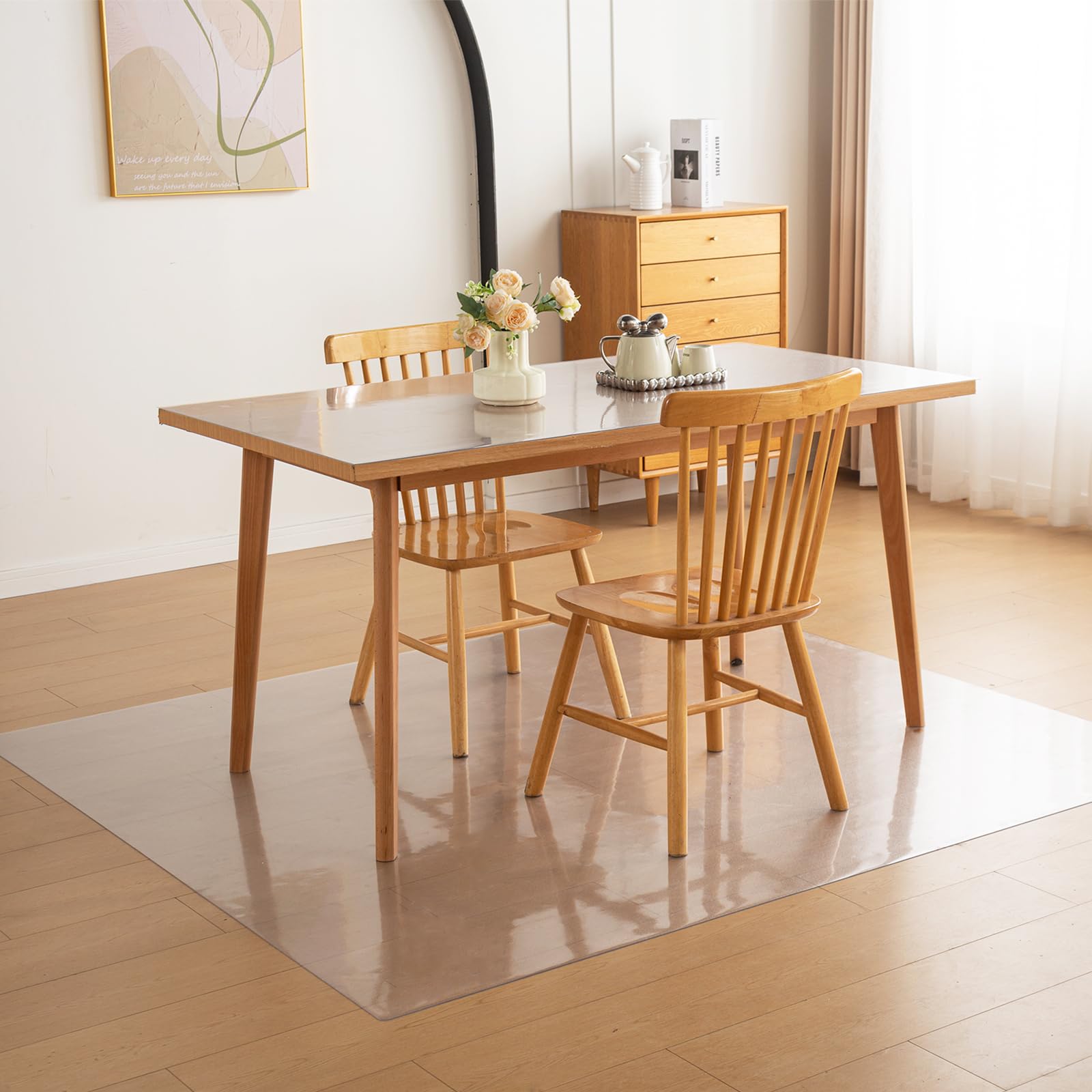 ・サイズ:200×260cm ・厚さ:2mm ・素材:PVC ・加工:エンボス加工 ・耐熱温度:85℃まで ・機能:防水、耐熱(床暖房対応)、滑り止め、吸音(従来品より20%アップ)、カット可能、透明度90%