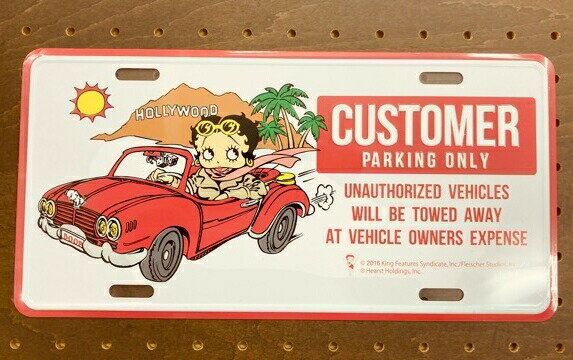 ブリキ看板 ベティ　オープンカー ・サイズ：30×15cm ・素材：ブリキ 一般公道での使用は出来ません。カーショーなどでの展示の際や、お部屋・ガレージのインテリアなどにご利用下さい。
