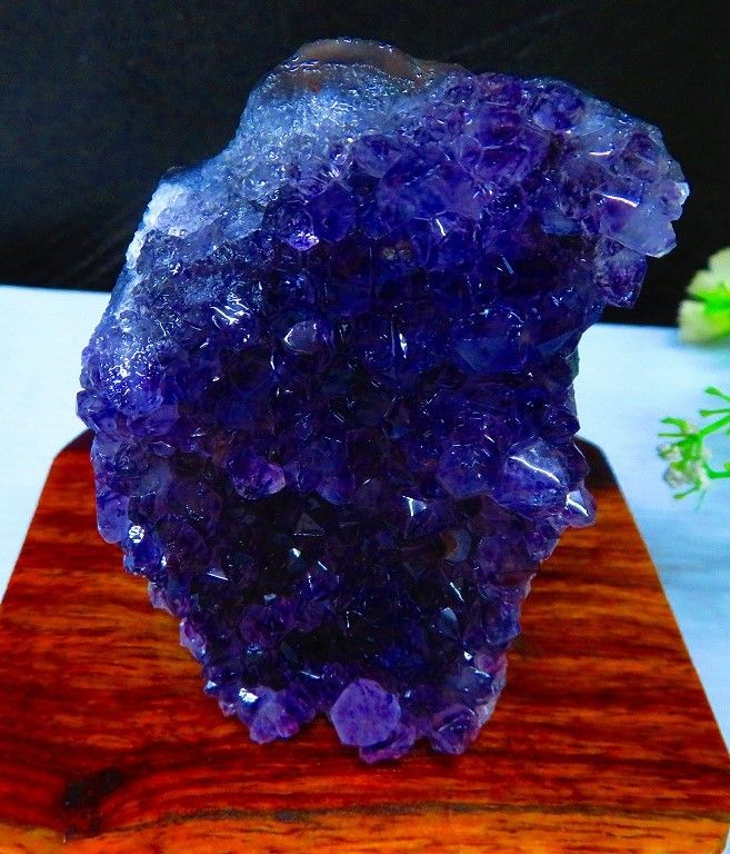 商品説明 ■商品名：ウルグアイ産★ 天然水晶★絶品超濃い濃い超美しい★アメジストクラスター 超巨大460g ■商品状態：新品 ■商品ランク：NEW/新品 ■仕様：★（台座合わせて）商品重量：約460g ★（台座合わせて）商品サイズ約:130...