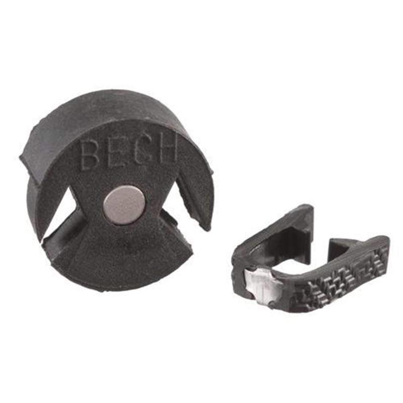 Bech マグネット ミュート Bech Magnetic Mute （バイオリン・ビオラ用）音色を変化させるために演奏中に使用する演奏用弱音器使用しないときは磁石でテールピースに固定できるため演奏中に雑音を生じにくいオランダ製