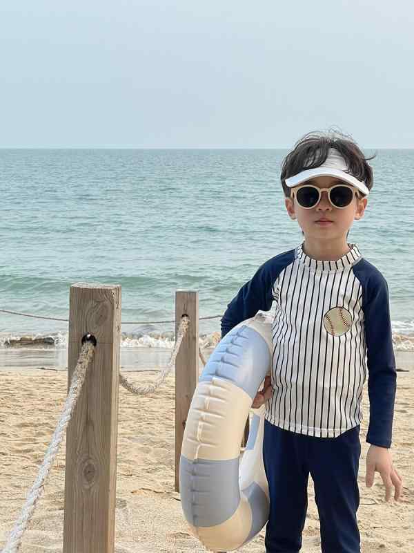 ・対象年齢: 18ヶ月～8歳・性別: メンズ・柄: 韓国風、無地・主な素材: ポリエステル100%・重さ: 約200g・裏地素材: 綿・利用シーン: 水泳、水遊び・カラー展開: 画像色・サイズ展開: 90cm、100cm、110cm、120...