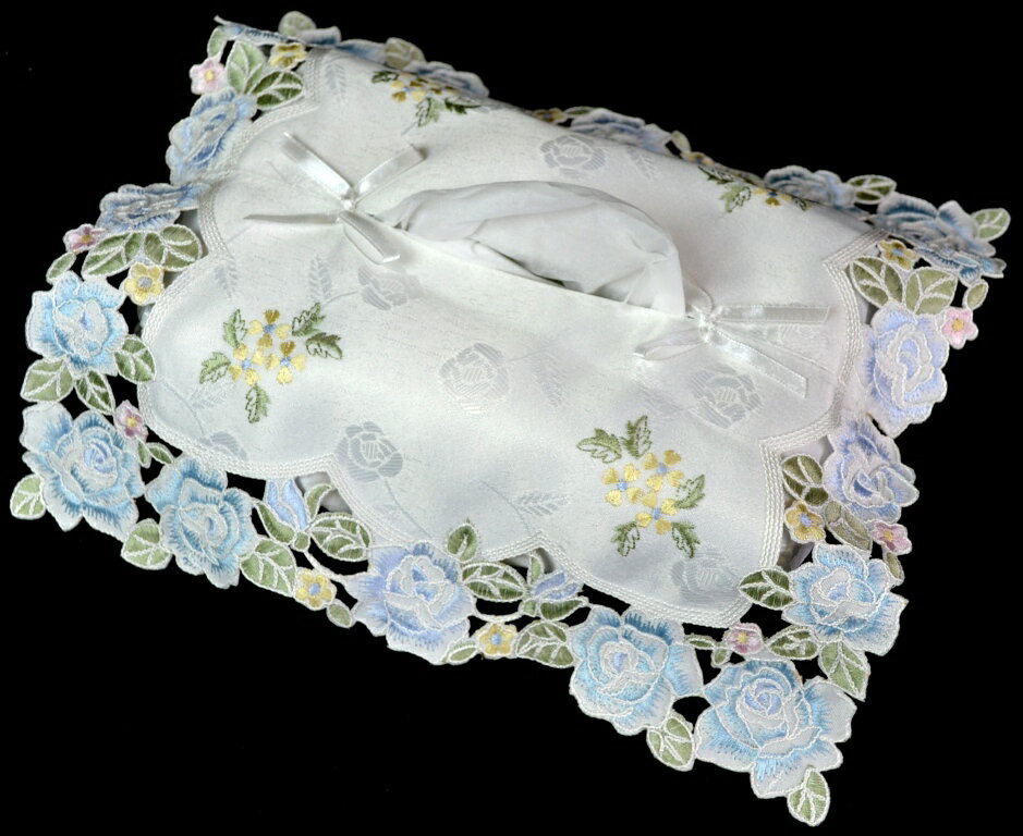 ローズレースのティッシュカバー。定番で飽きのこないデザインです。 サイズ(cm)：約W29.5/H28　材質：ポリエステル100％ローズレースのティッシュカバー。定番で飽きのこないデザインです！