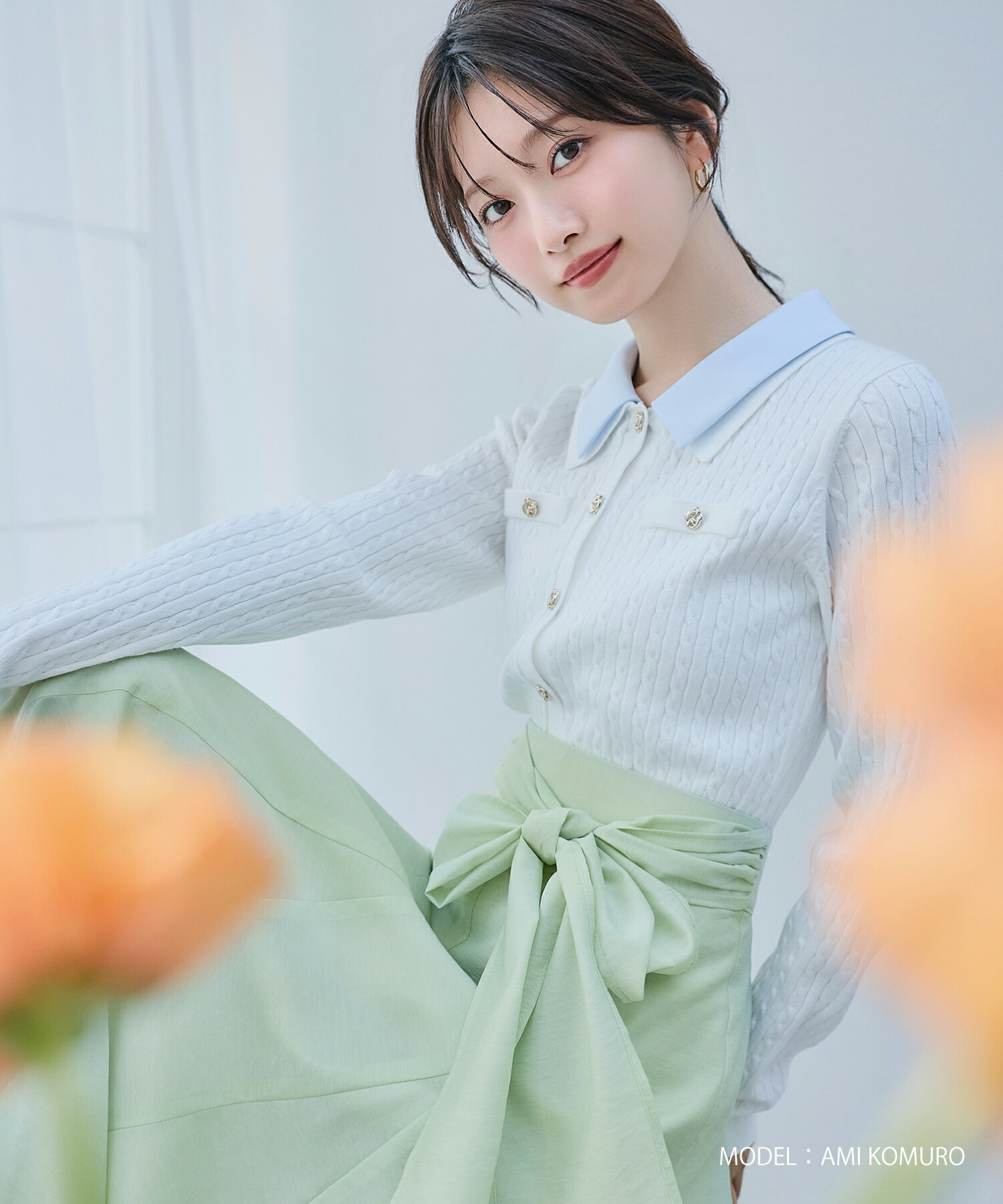 【MISCH MASCH(ミッシュマッシュ)公式アイテム】 2026 Spring & Summer MISCH MASCH ダブル衿デザインが目を引く、上品さと可愛らしさを併せ持ったケーブルカーディガン。 程よくフィットするシルエットと立...