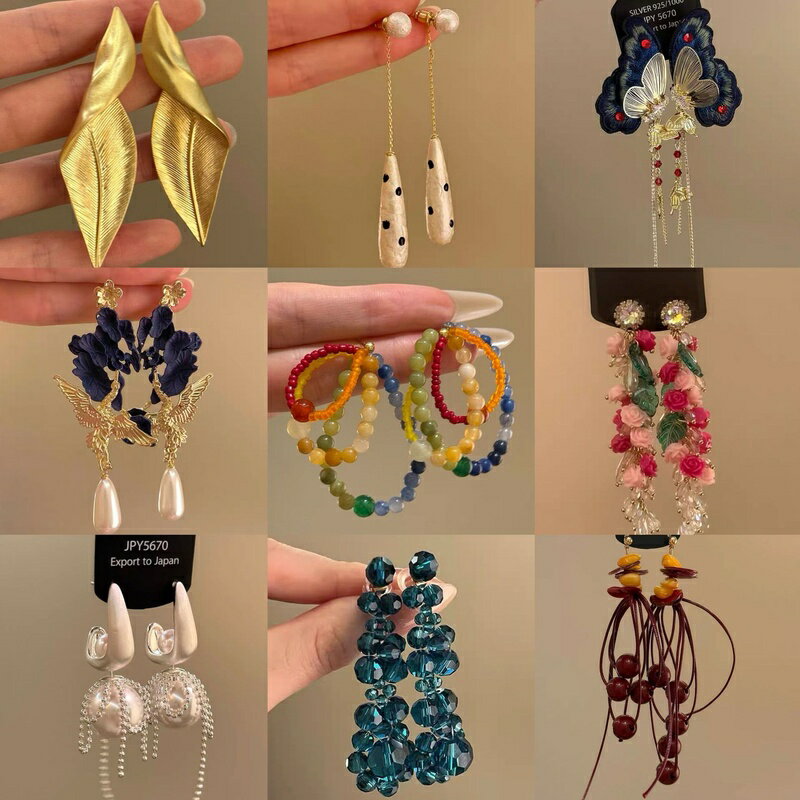 ■ この商品の特徴 ● 洗練されたデザイン：欧米風のセンスが光る、花をモチーフにした上品なシルエットです。 ● 華やかな存在感：繊細なラインと揺れる動きが、歩くたびに優雅な印象を与えます。 ● 幅広いコーディネートに：フォーマルな装いはもち...