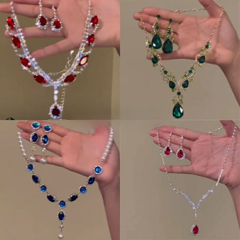 ■ この商品の特徴 ● ネックレスとピアスのお得な2点セット：ワンストップでコーディネートが完成。単品で買うよりお得です。 ● スクエアモチーフの上品なデザイン：キュービックジルコニアがキラリと光る、軽奢華で洗練された雰囲気。 ● 軽量で付...