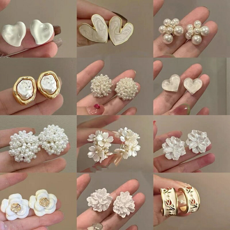 ■ この商品の特徴 ● 925シルバー針：金属アレルギーが気になる方にも比較的安心な素材を使用しています。 ● フレンチビンテージデザイン：優雅な花と愛らしいハートが組み合わさった、上品でロマンチックなデザインです。 ● 合わせやすいサイズ...