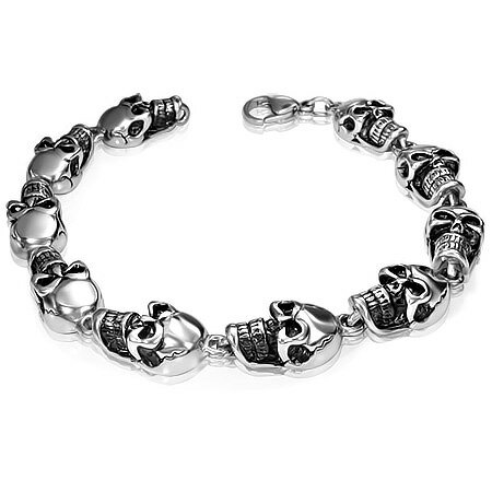 立体感のあるドクロをつなげたハードテイスト満点のステンレスブレスレット。人気のスカルをモチーフにした人気のブレスレットは、コーディネートの主役級アイテム！手元をおしゃれでカジュアルな雰囲気を演出してくれるステンレス製のブレスレットは、耐食性...