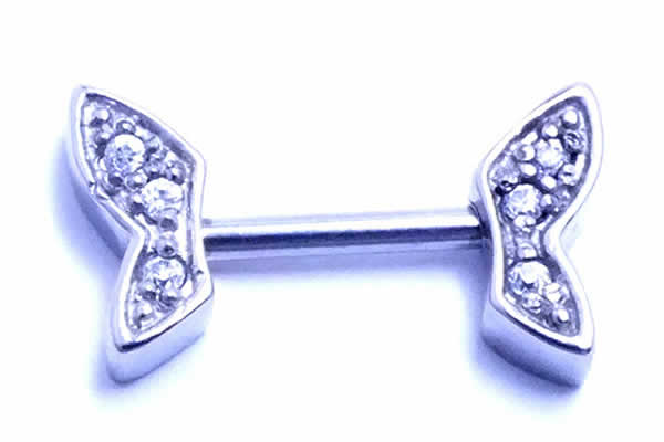 ジュエルをセットしたセクシーなバタフライをモチーフにしたニップルバーベル。シャフトはもちろんデザイン部分もサージカルステンレスなので安心。両側のパーツが外せるので、自分だけのカスタムもできる。ニップルピアスとしてだけでなく、耳たぶやヘリック...