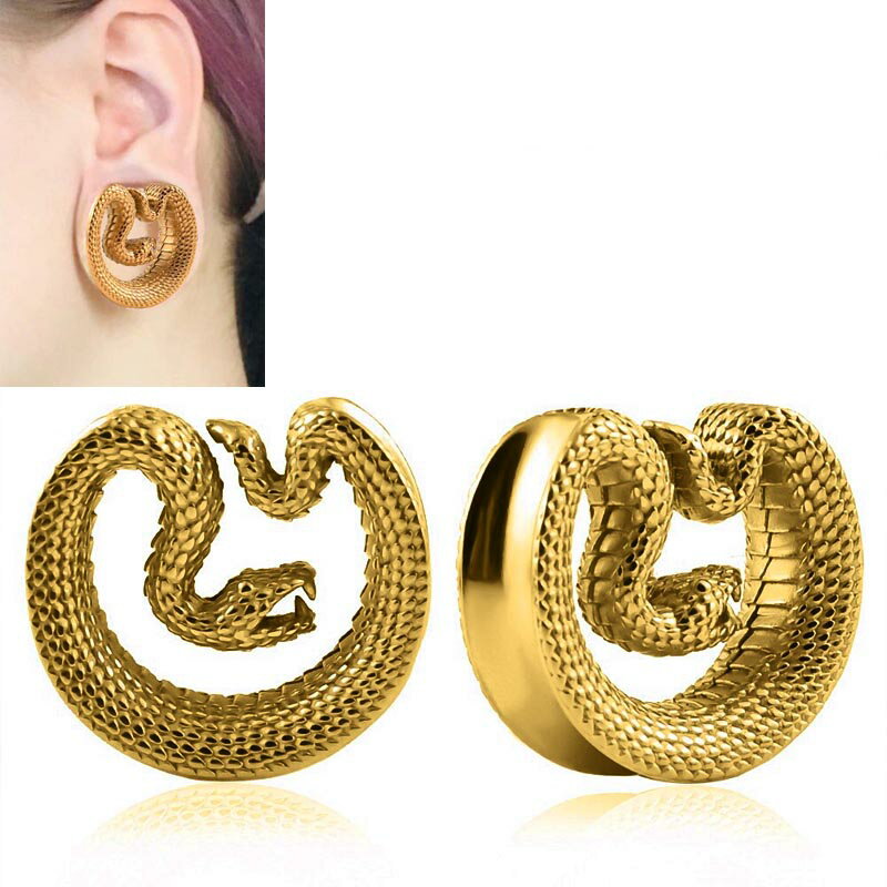 金色の蛇が存在感を発揮するダブルフレア型のユニークなボディーピアス。装着するとスネークが耳の中で威嚇する不気味なボディピアス。ヘビをモチーフにしたボディーピアスは男性からも女性からも人気が高い。うユニークなへびのボディピアスはハロウインコス...