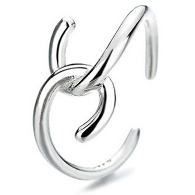 高級感のある銀色シルバーメッキした2個のフィッシュフック釣り針を重ねたようなデザインのノンホールピアス。 スタッフもおすすめのイヤーカーフ。 大人スタイルの綺麗なシルエットのイヤリング。 どんなスタイルにも似合うシンプルでオシャレなイヤーカ...