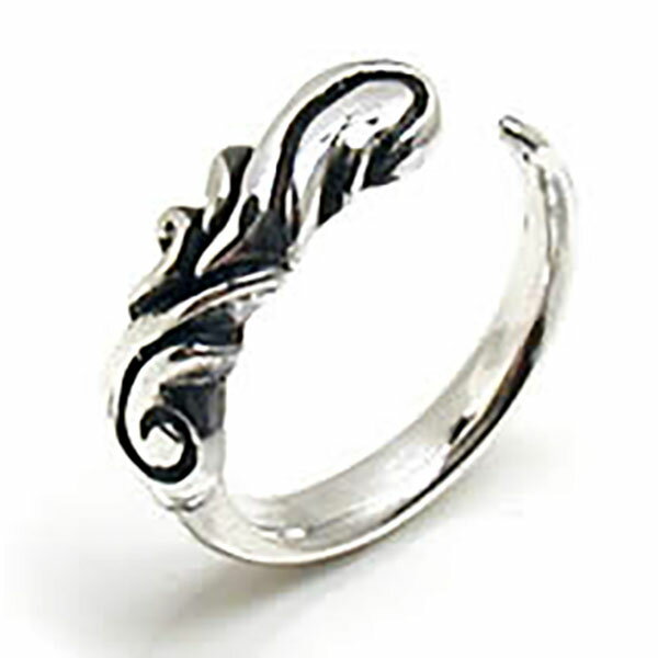 流線型のボディに唐草をイメージさせる流麗なレリーフを彫りこんだオススメのフリーリングです。 装着する向きにもこだわりたいデザインが魅力のフリーサイズのシルバーリングは小指の指輪や親指の指輪にもオススメ。 全体的なデザインバランスの取れたクー...