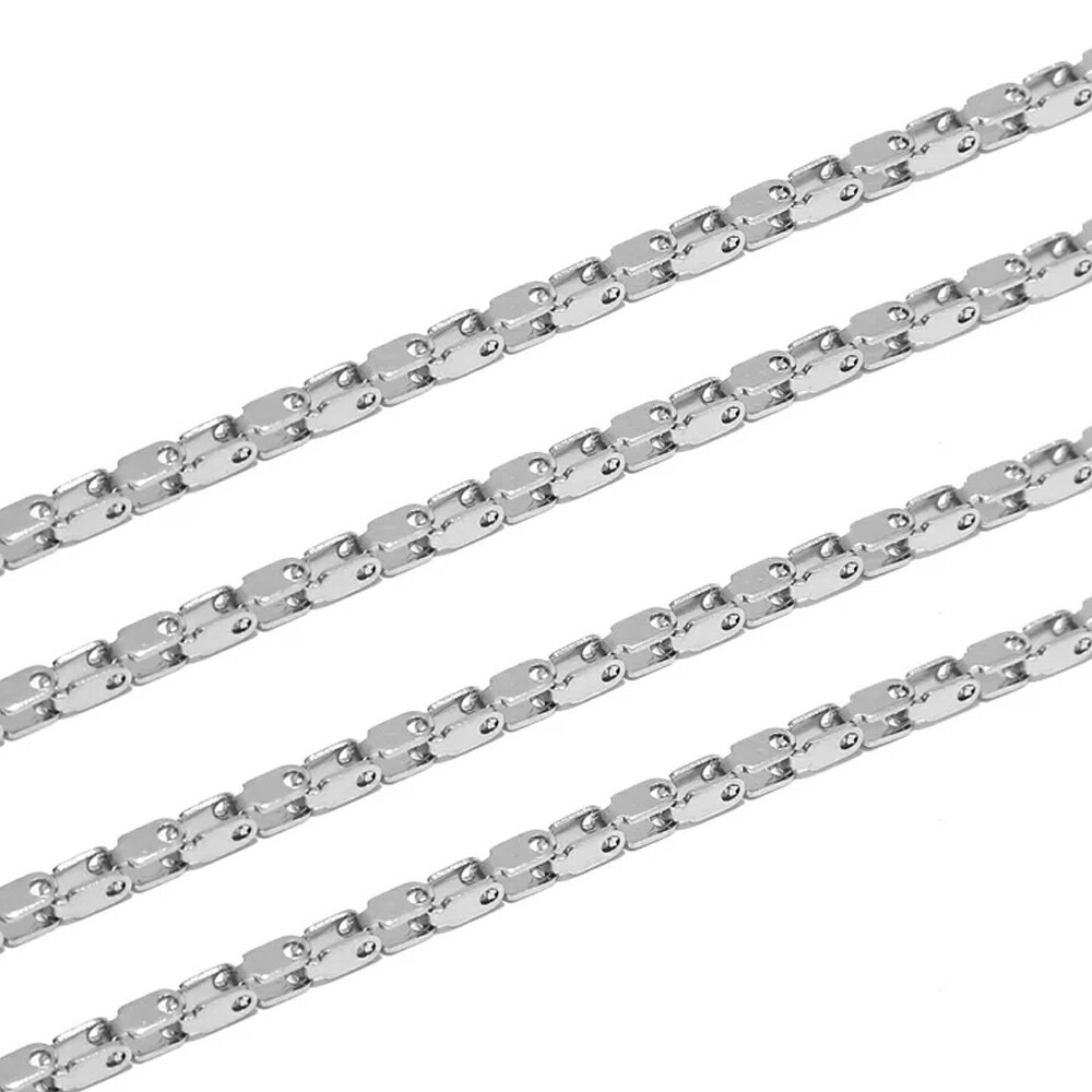 人気のサージカルステンレス316L製のサージカルロボチェーンの切り売り販売です。自分でネックレスやブレスレット、アンクレットを作ったり、ピアスを繋げるチェーンやチャームにしたり、色々使えるステンレスチェーンです。素材がステンレスなので、錆び...