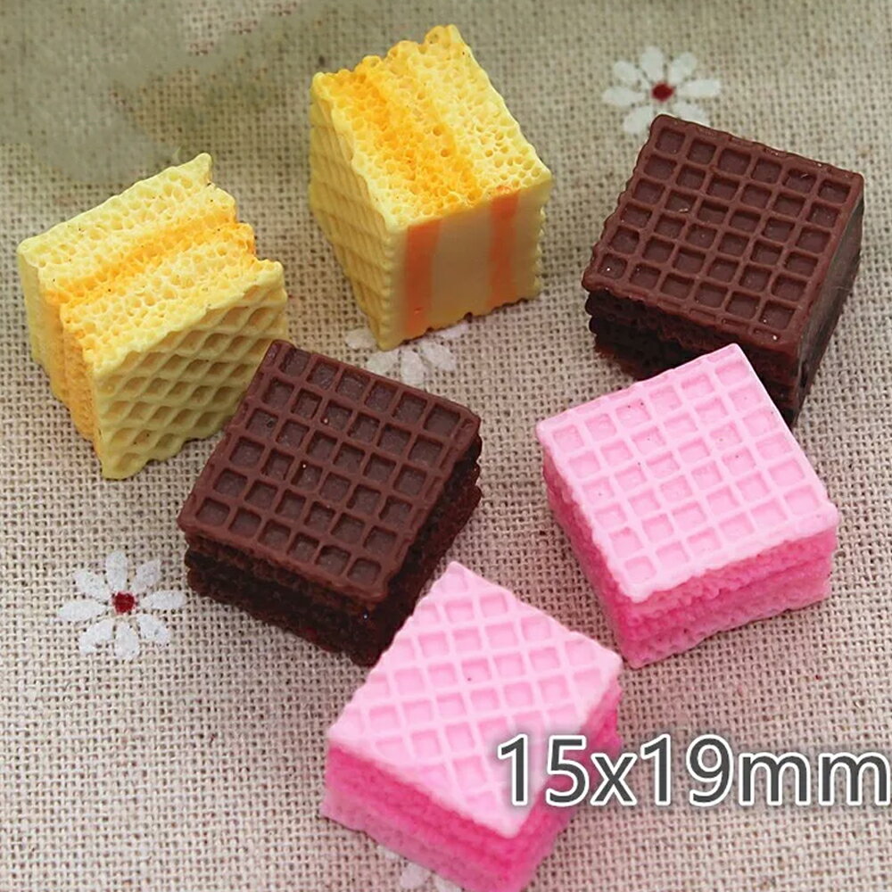 ウエハースアクリルパーツは、見た目がとってもユニークでおもしろいアイテムです！立体的なピンク色のストロベリーやブラウンカラーのチョコレートなど、カラフルな色合いが魅力的で、ハンドメイドアクセサリーやネイルデコレーションにぴったり。ピアスやイ...