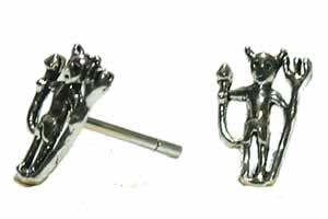 三またの矛を持った悪魔をモチーフにしたピアスです。先の尖ったしっぽを握っているデザインもとてもかわいい。アメリカンタイプとセットで付けてもおもしろい。もちろん、シルバー925製のキャッチがついてます。・2つ一組でワンペアとなります。 　商品...