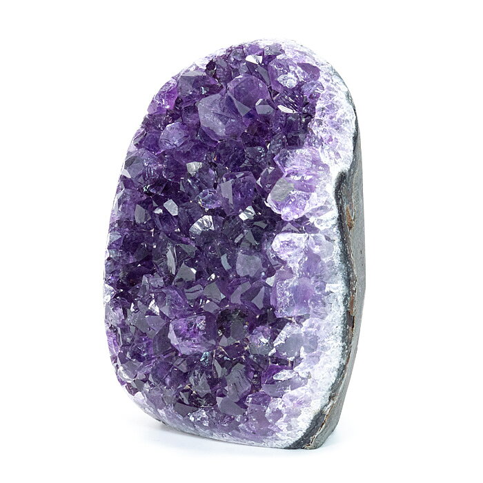 アメジスト（アメシスト、Amethyst）は、その美しい紫色で知られるクォーツの一種で、古代から愛され続けている宝石です。アメジストは古代ギリシャやローマで特に尊重されてきました。名前はギリシャ語の「アメトュストス」（酔わない）に由来し、酔...