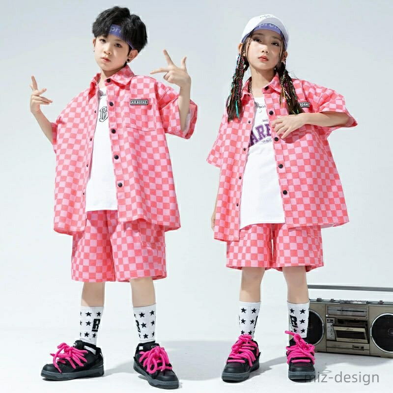 ・【キッズストリートダンス＆ジャズダンス最適！】甘クールなヒップホップコーデでステージを彩ろう。男女兼用ドラムセット風パフォーマンスウェア！☆ ・サイズ展開が豊富でキッズはもちろん、ジュニアにも（110〜180サイズまであり）チーム衣装とし...