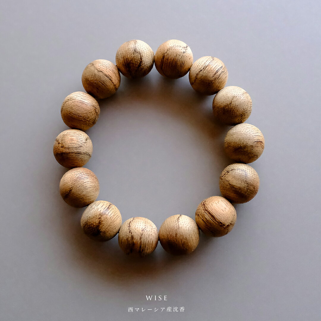 翡翠と調和する品位漂う領域 奥ゆかしい香り、心と空間を満たす贅沢な素材。 神秘の自然と古の歴史が紡ぐ贈り物。 【沈香とは】 香りを漂わせる”香木”の一種。 主に熱帯アジアで産出されるジンチョウゲ科の植物で、樹液が沁み込んだ 部分が50年から...