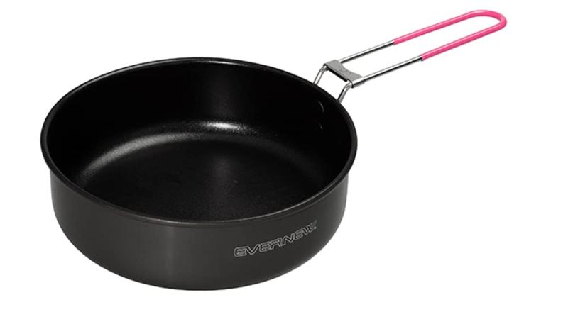 エバニュー(EVERNEW) U.L. Alu.Pan 14cm ECA381クッカーとフライパンの中間的なサイズサイズ : 径140×深さ50mm容量 : 600ml質量 : 117g素材 : アルミニウム(チタンプラズマ加工)