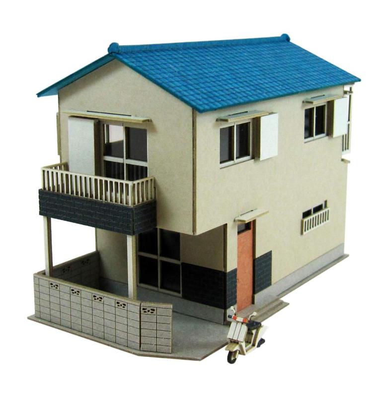 さんけい なつかしのジオラマシリーズ 1/150 民家E ペーパークラフト MP03-107繊細にレーザーカットされた硬質紙を貼り重ねて組立てるだけで、塗装する必要もなく可愛いミニチュアが作れます。製作難易度: