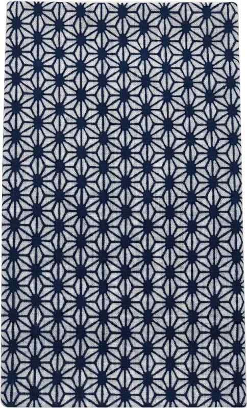 Miyamoto-Towel 日本製 注染 小紋 手ぬぐい 33×90cm 小麻の葉紺 3571原産国:日本材質:綿サイズ:約33×90cm注染方法を用いておりますので、手拭い一枚一枚の風合いが異なります。この製品は染色の特性上色落ちします...