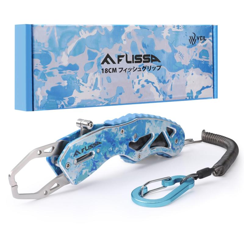 FLISSA フィッシュグリップ フィッシュキャッチャー 魚掴み器 釣り道具 魚つかみ 迷彩柄 耐荷重18kg 軽量 コンパクト カラビナ付き スパイラルコード付き 海釣り 池釣り バス釣り 沖釣り 船釣【高品質の素材】開口部分は防錆に優れ...