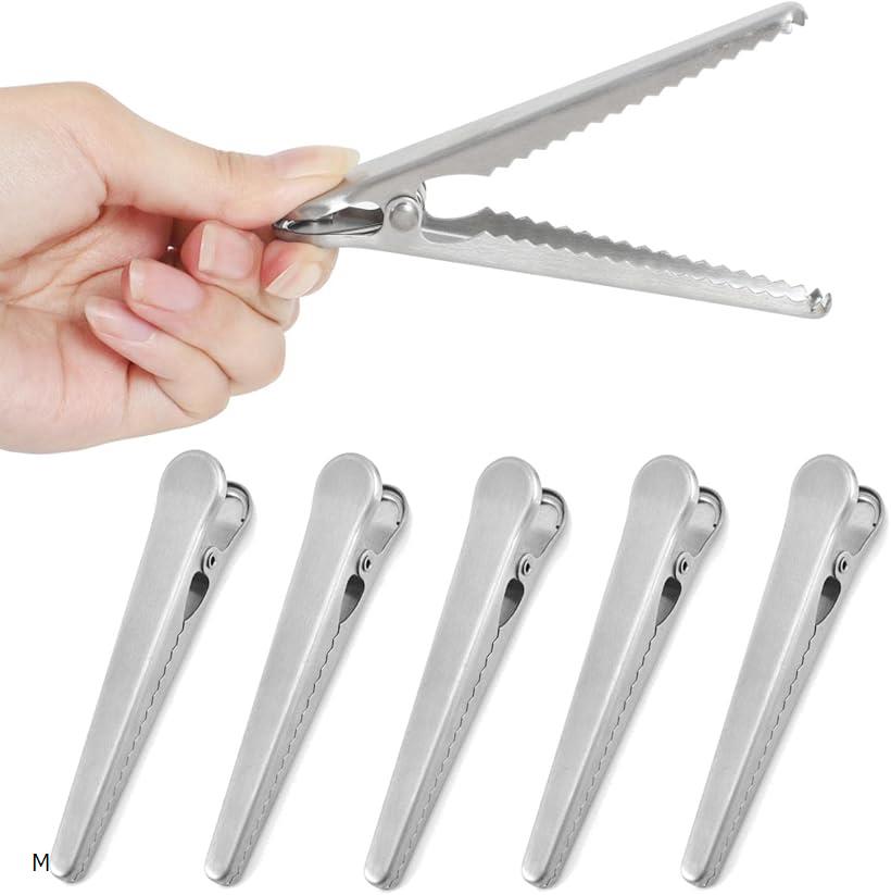 「接地面が広い」接地面積が広く上下ぴったりとついていますので、長い距離をしっかりホールド。強力なバネを内蔵しており、クランプのフラットマウス設計により、ほこりや湿気を効果的に分離します。「がばっと開く」開口部はがばっと開くことができて幅のあ...