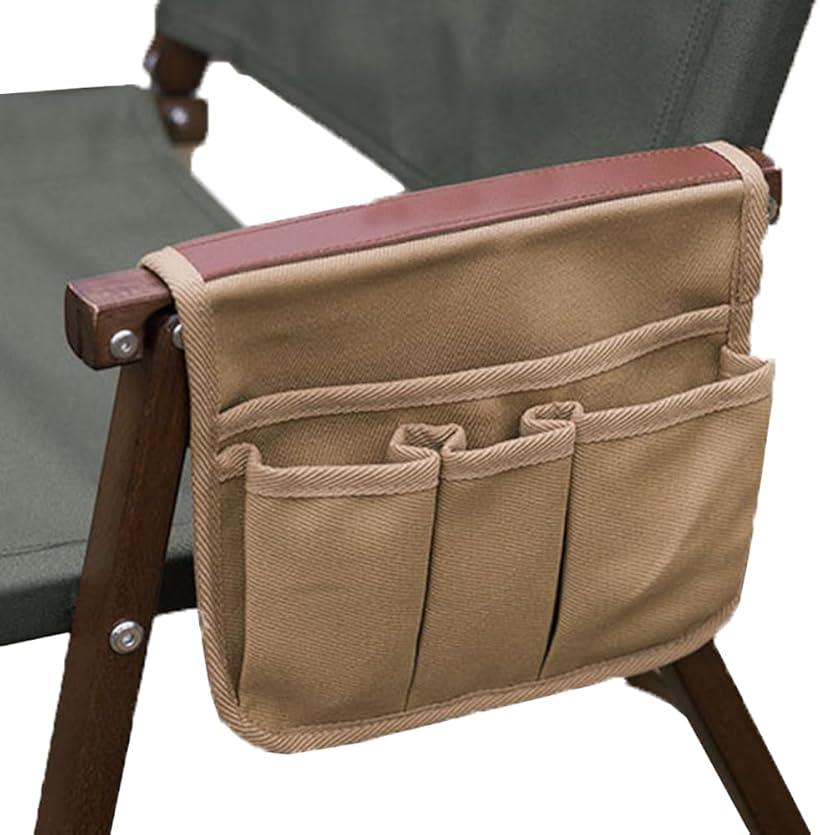 「アウトドアでも快適に」メインポケット1つとサブポケット3つがあり、飲み物やメガネ、本、スマホなどが収納可能です。取り出しも簡単で、水や汚れにも強いのでアウトドアシーンに最適です。「簡単取り付け」椅子の肘掛けに被せてボタンで止めるだけ。ワン...