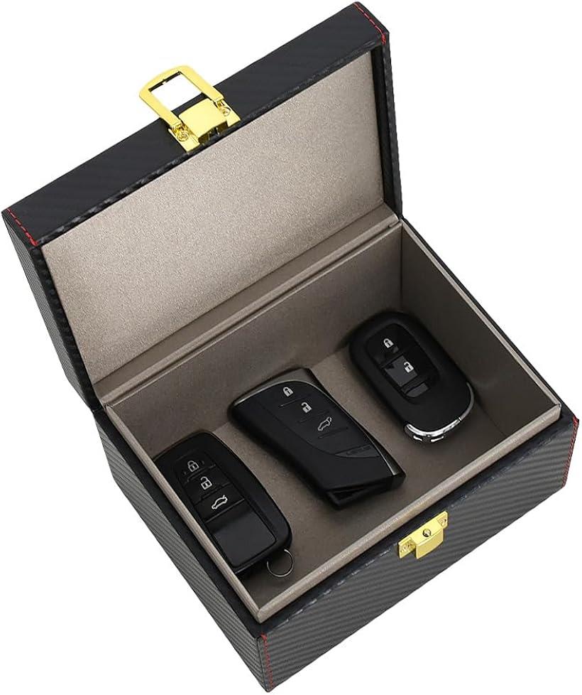 表面がカーボン調のスタイリッシュなデザインが魅力なキーボックスです。使い方はキーボックスの中に車の鍵を入れておくだけ。ハンドルロックやタイヤロックなど他の防犯グッズと併せて使うことで、強固な防犯対策を講じられます。リレーアタックにより、車の...