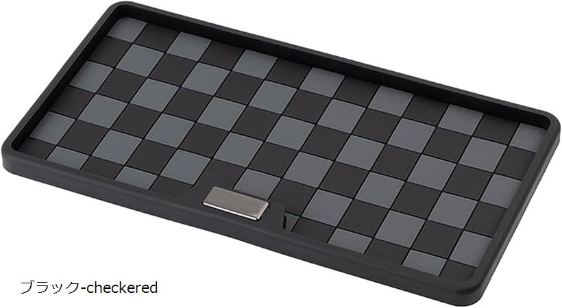 シリコンゴム製、車用ノンスリップマット。サイズはW28xD15cm大容量、大き目のサイズ感です。デザインはシンプルでスタイリッシュな市松模様チェック柄で、様々な車種のインテリアに調和するデザインです。このダッシュボードマットはノンスリップ設...
