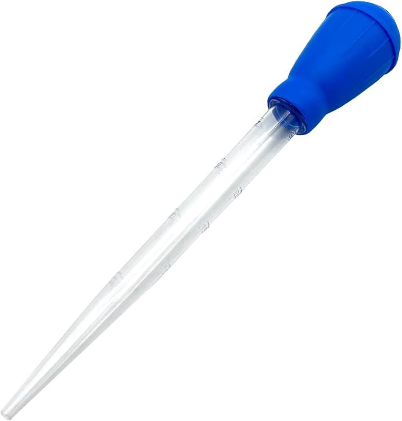 「手軽に水槽掃除」細かなゴミを掃除する際にお使いいただけるクリーナースポイトになります。水槽やアクアリウムなどで手を濡らさずにゴミを吸い取ることができます。「長さ28cmのロングタイプ」長さが28cmあるため、水槽の底面に沈殿したゴミも吸い...