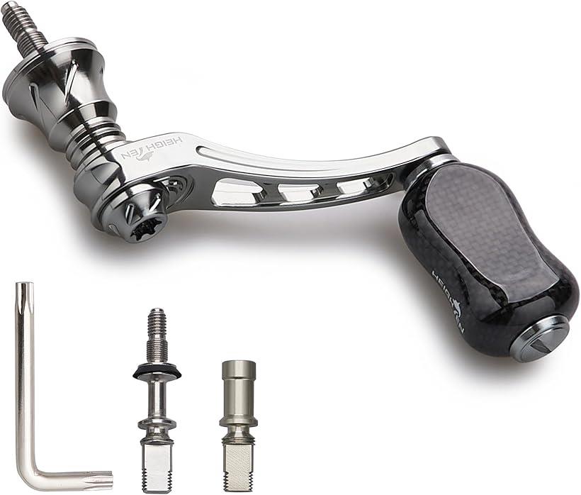 「特徴」軸芯距離45-50mm可変ハンドル、19/21mm軽量ノブ搭載、軽くて強度アップ。「サイズ」ハンドル軸心距離45-50mm可変、ノブ直径19mm「総重1」19mmアルミノブ搭載セット：25g (ダイワ用)/29g(シマノ用)「総重2...