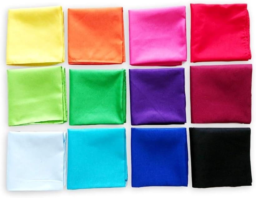 大判55x55cmの無地のバンダナ12枚セットです。ファッションなテイムとして、頭や腰、カバン等に結ぶのに良い品です。ご自身用としてはもちろん、大判なのでペットに着せるのにも良いですね。作業や散歩、アウトドアでの活動の際に、日焼け予防や、汗...