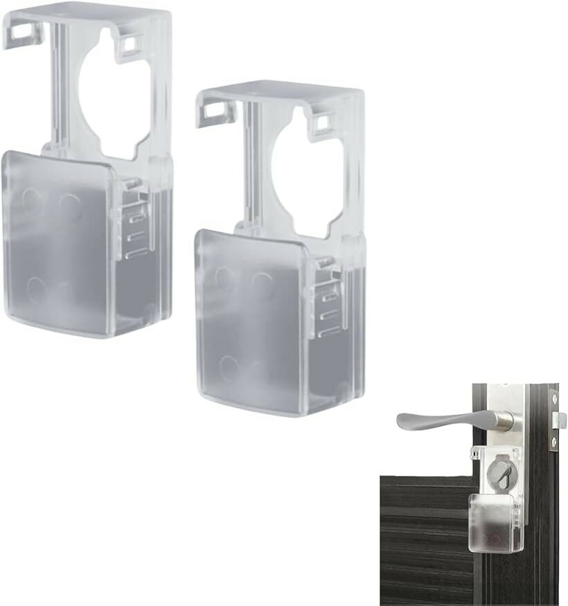 「子どものいたずら防止と高齢者の安全対策」ドアの鍵部分にカバーを取り付けることで、子どもが鍵をいじってしまうことを防ぎ、大切なものへのアクセスを制限します。高齢者にも安心して使用していただけるよう、鍵を安全に管理できる仕組みとなっており、事...