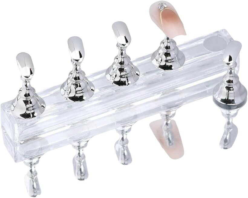 「パチンと着脱、作業はかどる」スタンドに固定すれば手が汚れず、両手がフリーに。外して手に持てば細かなアートも楽々。強力な磁石がネイルチップを台座にカチッと固定。作業中のわずらわしいグラつきを軽減し、安定した環境を提供します。耐久性に優れた合...